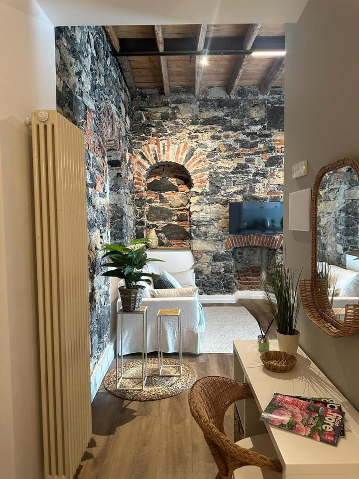 Urban Chic Apartment White - Como