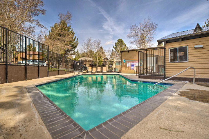 Mammoth Lakes Townhome < 2 Mi To Ski Area! - Mammoth Lakes, CA
