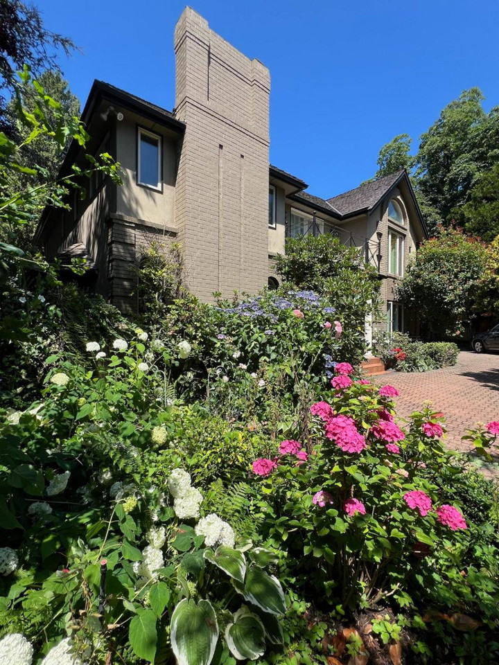 The Mccleery Inn - Vancouver Island