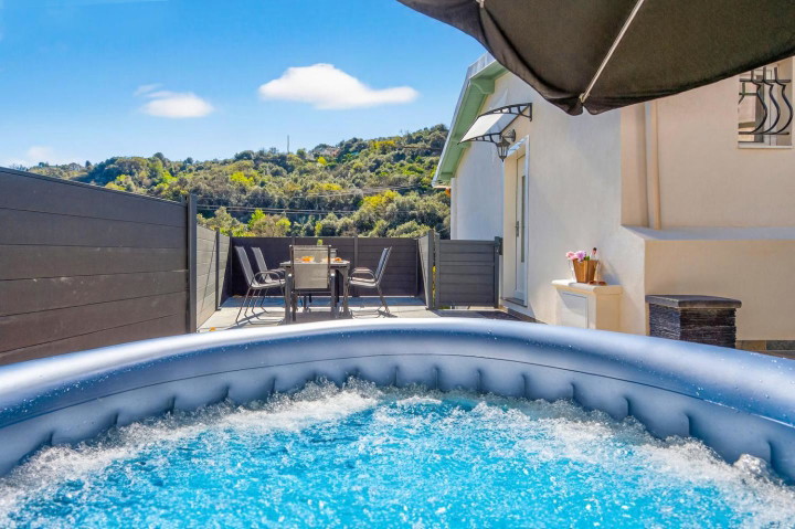 Acacias - Agréable Maison Mitoyenne - Jacuzzi - Parking Privé - Monte Carlo