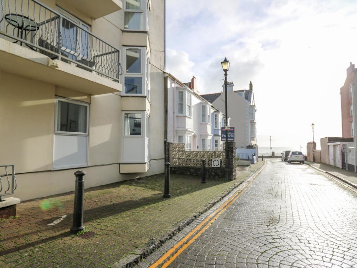 1 St Marys Court - Manorbier