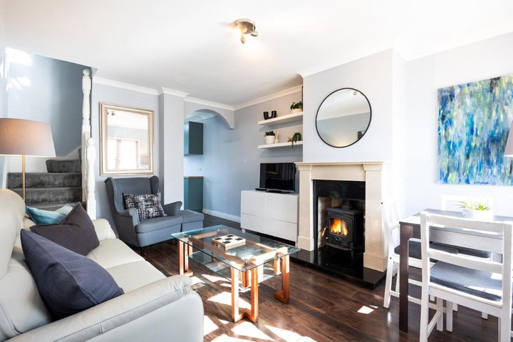 Chic 3-bed House Near 3arena & Bord Gáis Theatre - Dún Laoghaire