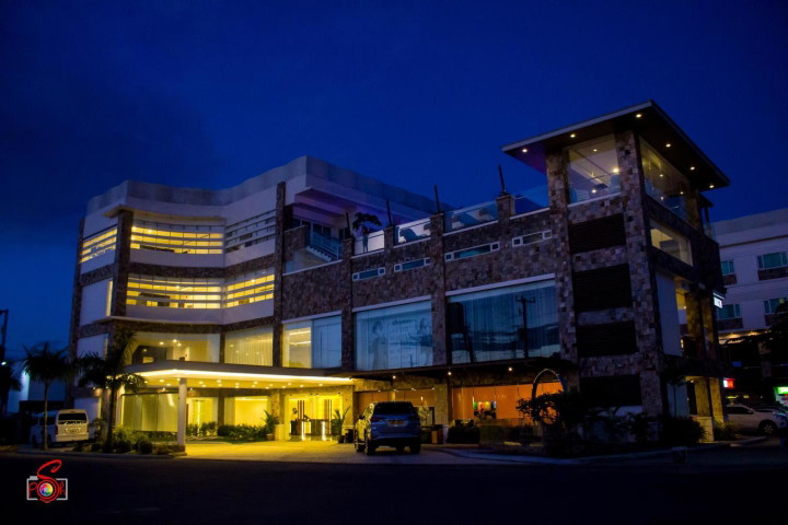 Hotel Marciano - Calamba
