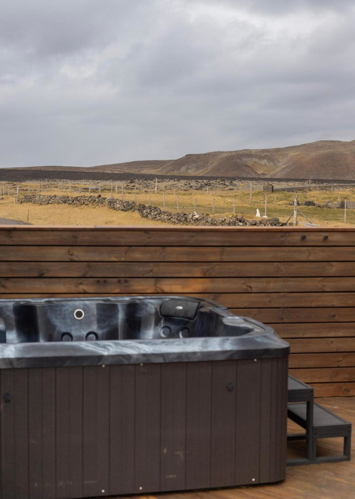 Volcano Escape Grindavík With Hot Tub - Islande