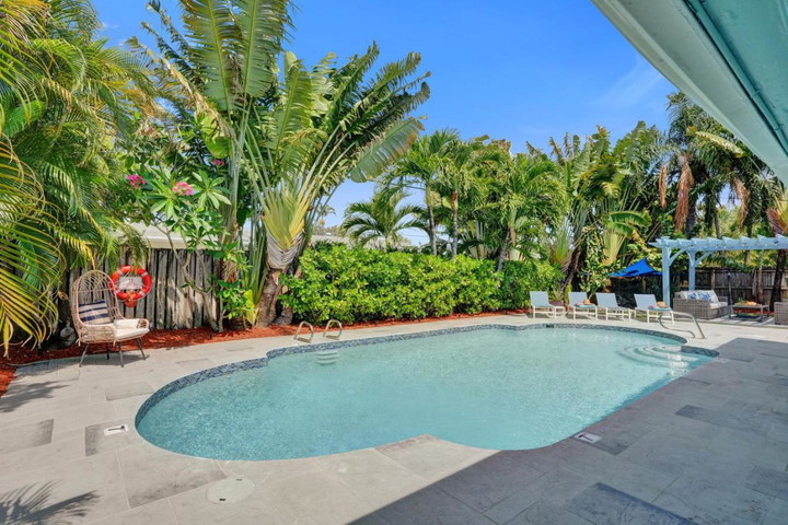 Modern Villa With Heated Pool, Pergola, Mini Golf, Wilton Dr And Beach - Coral Springs, FL