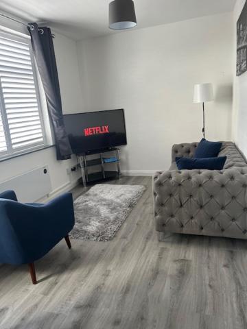 Modern Flat In Oldham - Contractor Friendly Flat 1 - Rochdale