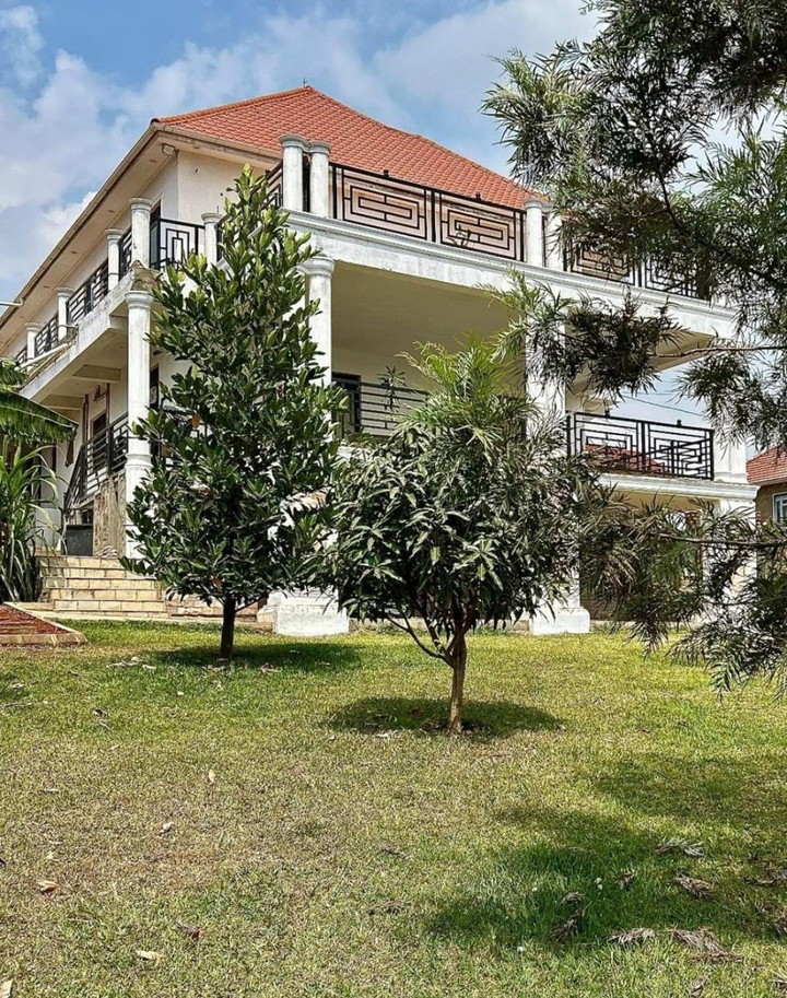 Freeve Suites Akright City Bwebajja - Uganda