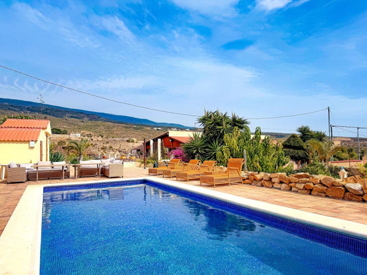 Exquisite Rural House With Garden, Pool And Sea Views - Tenerife