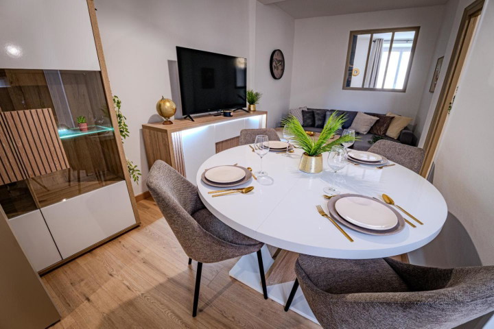 Temple Jacquesson - Gare - Centre Ville - Wifi Rapide Et Streaming - Parking Gratuit - Check In 24h - Climatisation - Ideal Pros - Cour Privée - Barbecue - Châlons-en-Champagne
