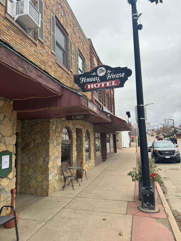 Fenway House Hotel - Wisconsin