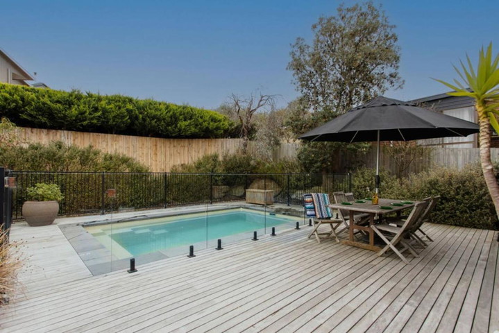 Mid Century On Eastview - Torquay