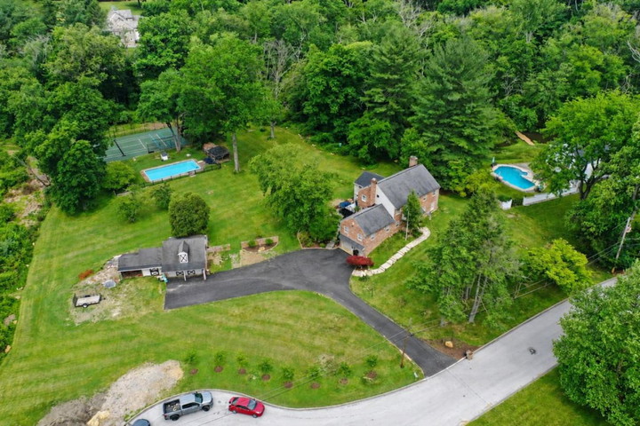 4 Br Suburban Escape - Pool, Tennis, Trails, Gym - Malvern, PA