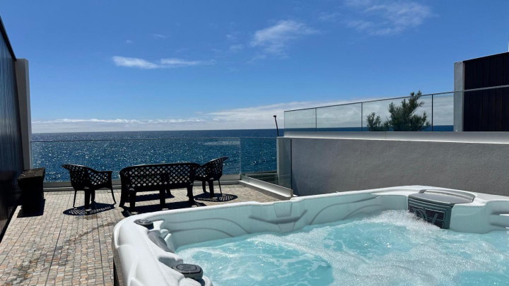South Shore 1 - Jacuzzi - Host & Chill - Azores