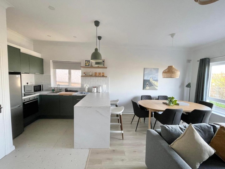 Stylish City Retreat - Sleeps 6 - Oranmore