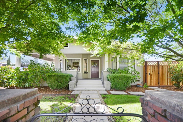 Bungalow At Sonomas Historic Plaza! - Includes Wine Tasting Passport - Sonoma, CA