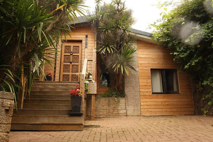 Peaceful & Central Self Contained 1 Bedroom House - Glastonbury