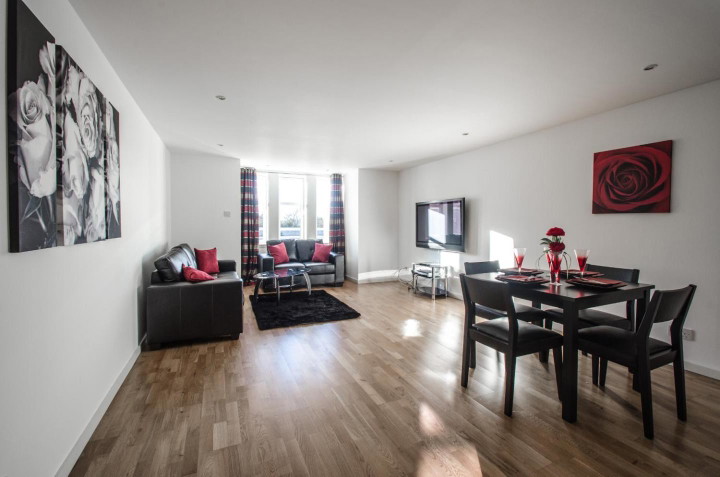 Orange Apartments Polmuir 7 Minutes To City Centre, Secure Parking - Aberdeen