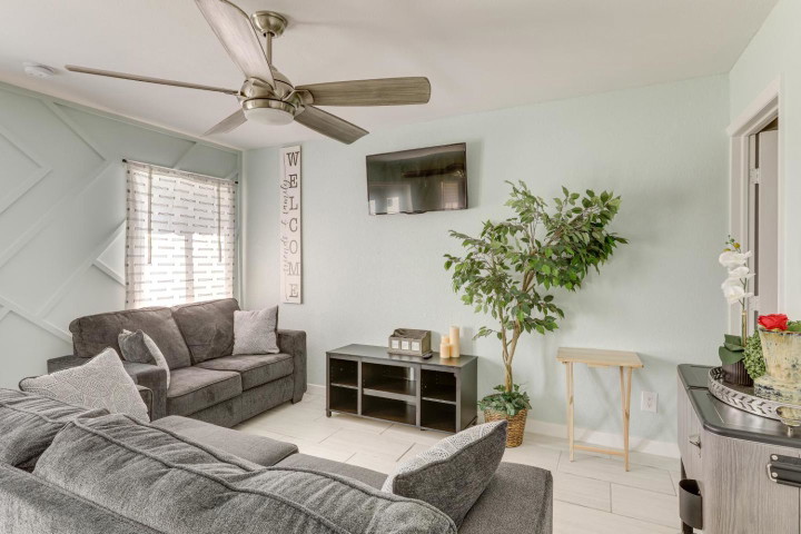 5 Mi To Boat Cruises! Wpb Retreat W/ Pool Access - West Palm Beach, FL