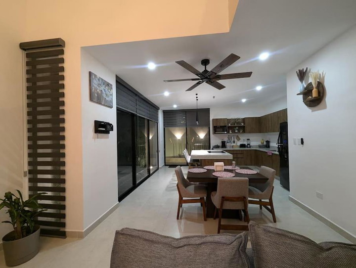 Preciosa Casa En Mérida, 2 Habitaciones, Excelente Ubicación, Ac, Alberca, Asador Y Estacionamiento - Yucatan