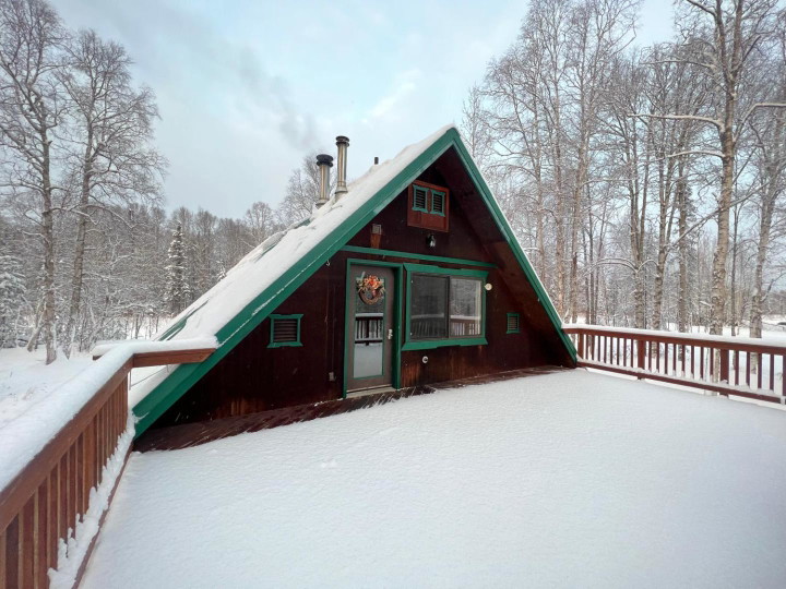 Alaskan Wild Rose Retreat - Alaska
