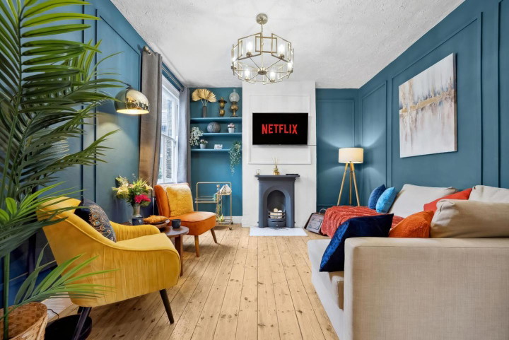 Stylish Edwardian Escape In Southwark 3 Bedroom Maisonette By Gold Stays - London