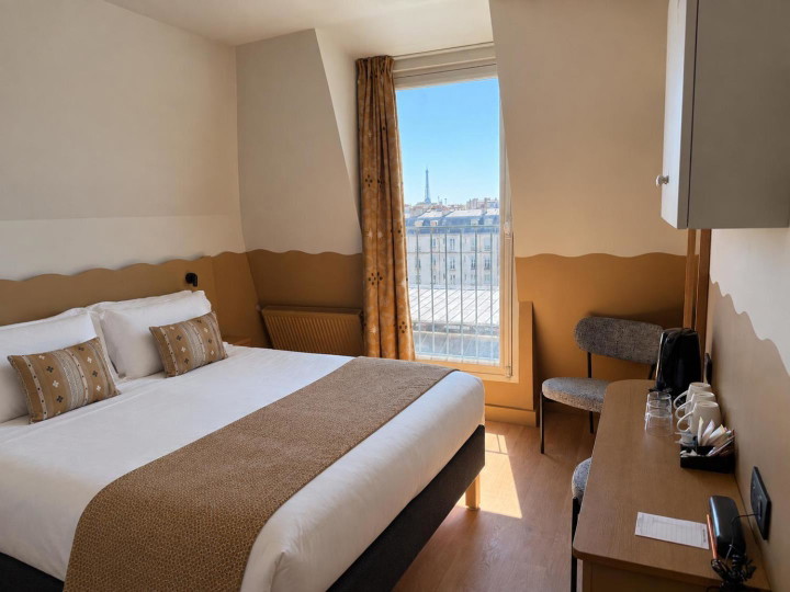 Hotel Berne Opera - Courbevoie