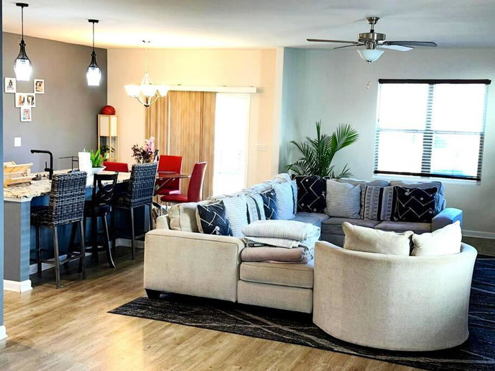 Simple Elegant Single Family Home Dt Raleigh - Raleigh, NC