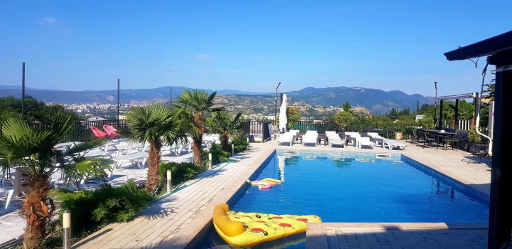 Hotel Labyrinth Pool - Gruzie