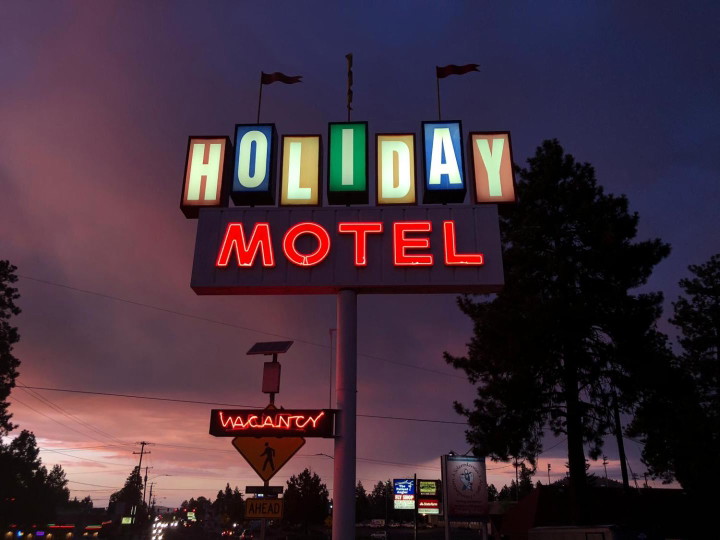 Holiday Motel Bend - Bend, OR