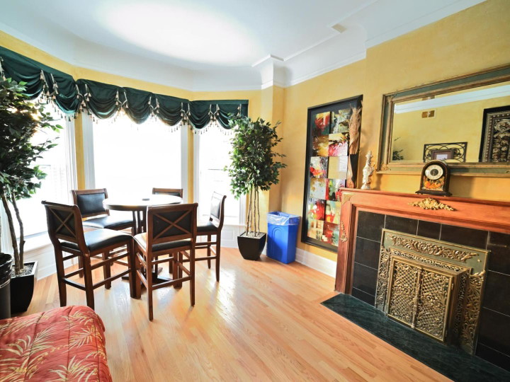 City Villa Sleeps 10-20 Free Tv & Parking - Chicago