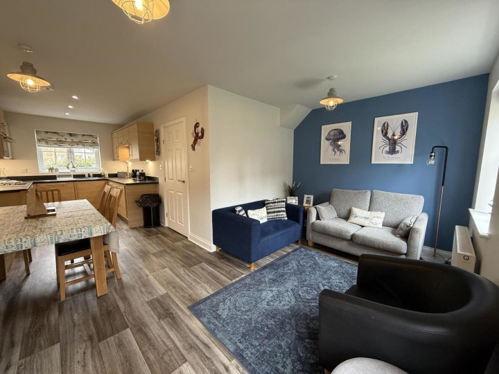 Sea Esta, The Bay, 2 Bedrooms, Patio Garden, Parking Nearby, 2 Dogs Welcome - North Yorkshire