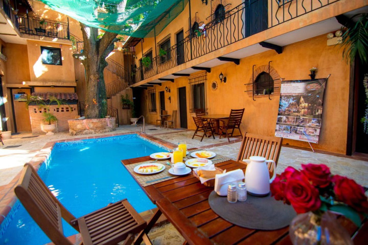 Mansion Colonial Boutique Hotel Pool Jacuzzi Bar Restaurant By Btc Group Crypto - Dominica