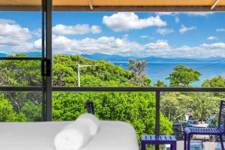 James Cook Apartment 10 -130 Lighthouse Road - Byron Bay