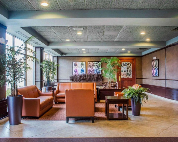Clarion Hotel & Suites Riverfront - Oswego, NY