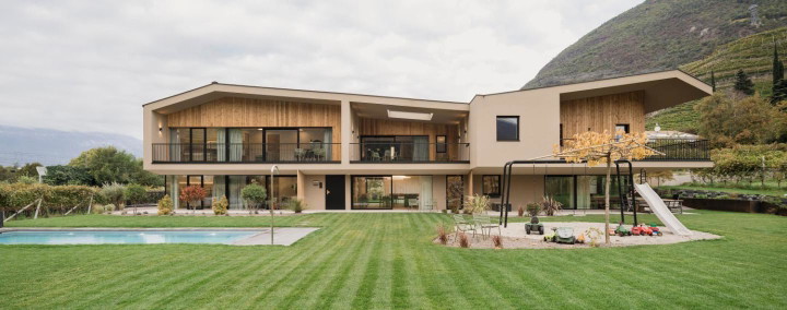 Trianglhof Surrounded By Vineyards - Bolzano