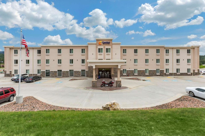 Comfort Inn & Suites Near Mt Rushmore - Mount Rushmore, SD