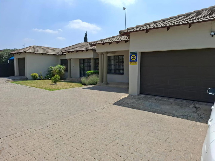 Retro Guesthouse - Vanderbijlpark