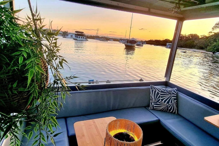 Liquid Spirit Noosaville Houseboat " Experience More " - Sunshine Coast