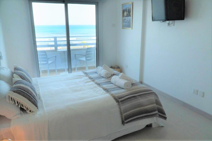 Larnaka Seaview Luxury Suites - Larnaca