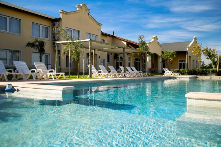 Hotel Howard Johnson Trenque Lauquen - Trenque Lauquen