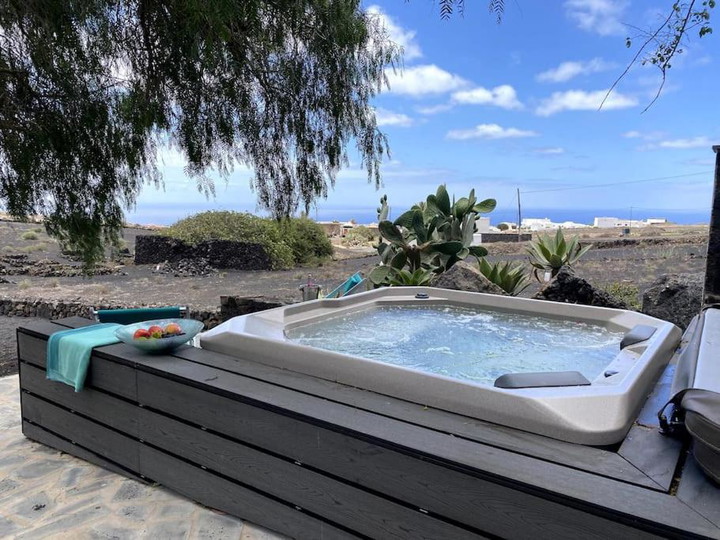 Cosy Finca, Sea Views, Jacuzzi - Lanzarote