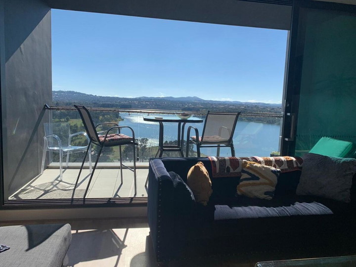 Epic Elevated Lake Views! - Belconnen