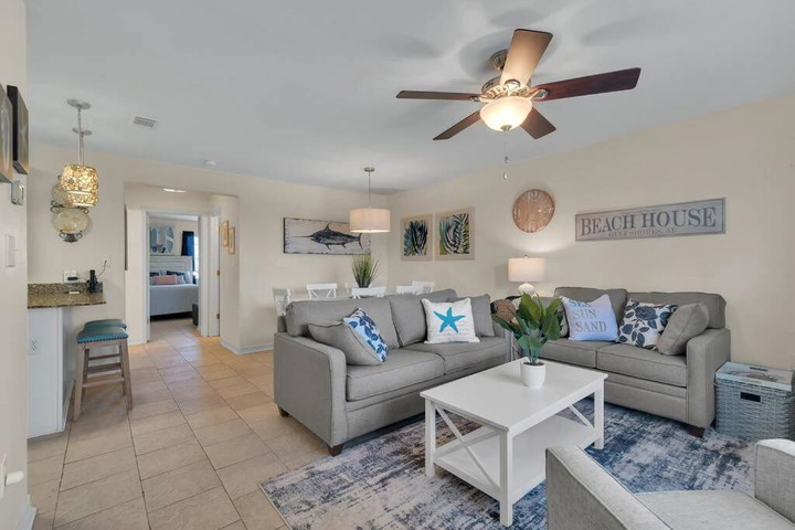 2bd 2ba 1st Floor Condo Walk To Beach - Gulf Shores, AL