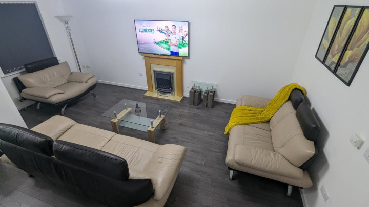 Leyland Road Retreat - 4 Bedroom House - Burnley