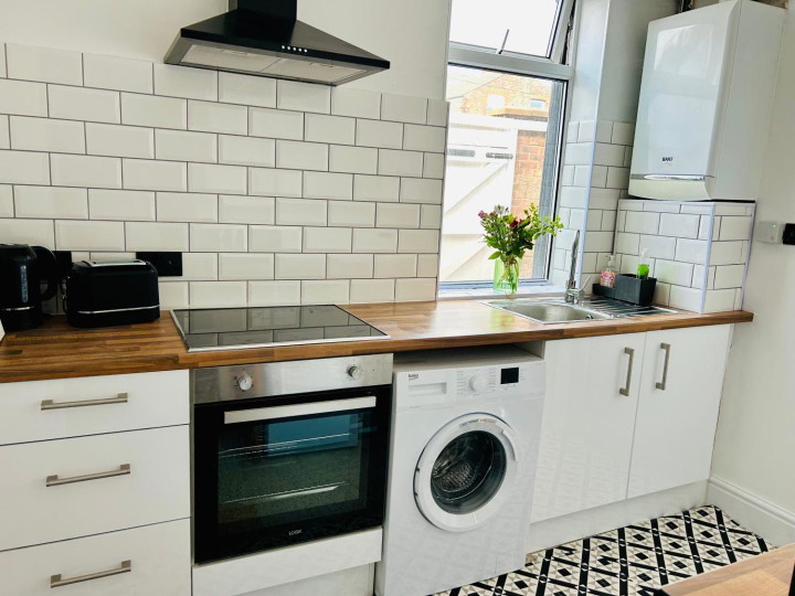 Superbly Located Terraced House - Rochdale