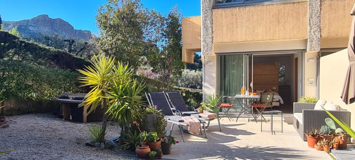 Chambre Cosy Avec Terrasse Arborée, Cassis, Calme, Parking, Plage à 10 Min - Cassis