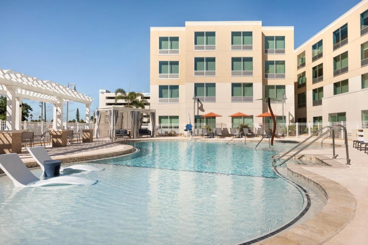Holiday Inn Express Cape Canaveral By Ihg - Cape Canaveral, FL