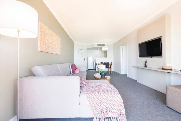 Sky-high Waterfront Living Across Two Apartments - Darwin