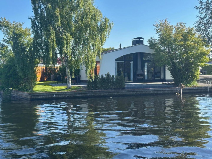 Vakantiehuis Lemmer Aan Het Water - Lemmer