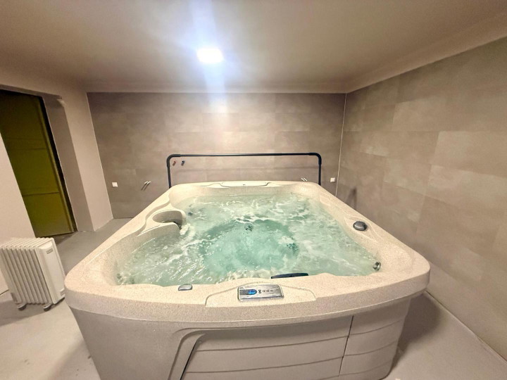 Chill & Pool Retreat Almádi - Balatonalmádi